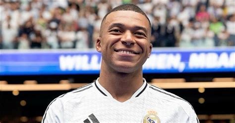 Adeptos Moçambicanos Felizes Com A Apresentação Do Mbappé No Real
