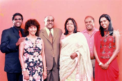 ඇගේ ගීතයේ මිහිර වැඩියෙන්ම දැනෙන්න ඇත්තේ ඔහුට ඒත් අද ඒ ගී ගයන්නේ කාටද ජීවිතය කියන්නෙ හරි පුදුම