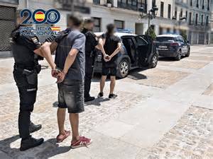 La Policía Nacional Detiene A Dos Varones Por Cometer Siete Robos Con