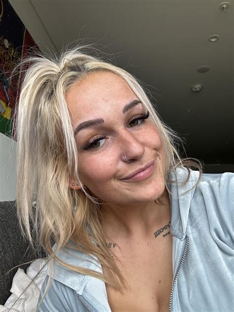Feeling Cute Today🤍 Rfreckledgirls Feeling Cute Today🤍 Rfreckledgirls