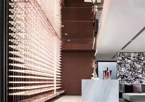 Exploring The Benefits Of Acrylic Material In Construction And Design