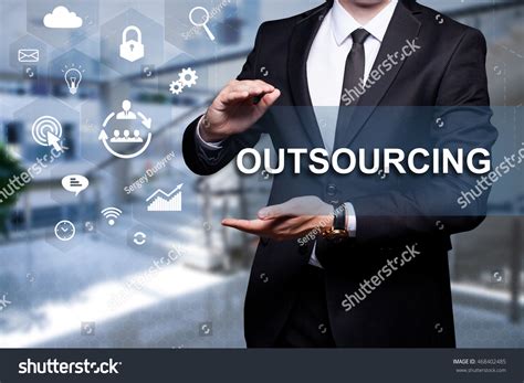Outsorcing Mais De 12 Fotos Stock Licenciáveis E Livres De Direitos Shutterstock
