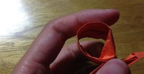 如何用纸折出心形戒指爱心戒指的折法360新知