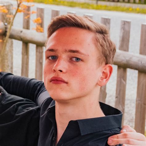 Agikgqmwng00ouyahst3ndeh1kyfyf2d40dtyrlaaevx4as900 C K C0x00ffffff No Rj