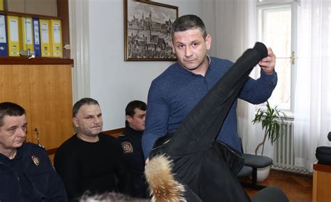 Uhićen Ivko Marić Kontroverzni Poduzetnik Koji Je Ferrarijem Dovezao Bartulicu U Stožer Dp A