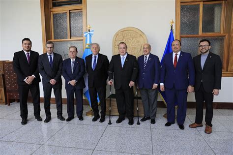 Misión De La Oea Llega A Guatemala Tras Haber Aplicado Un Artículo De