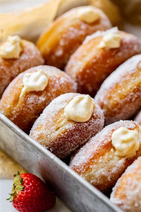 How To Make Bavarian Cream Donuts The Food Charlatan