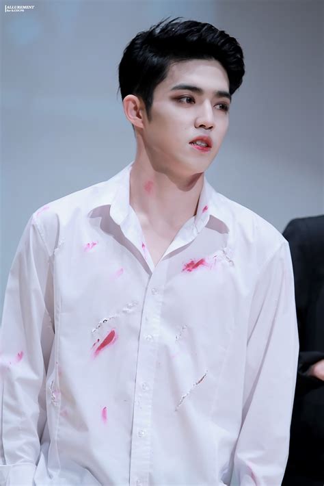 더쿠 미미친승철이 151030때 트와일라잇 남주 코스프레하고 팬싸한거 알고있었음