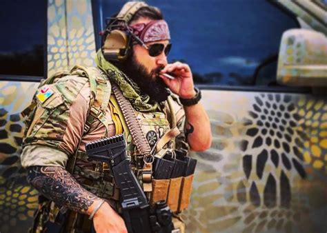 Looks Like A Bren 2 Ive Seen A Lot Of Foreign Fighters In Ukraine Using The Bren For Some