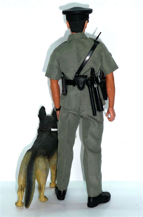 Toyhaven Royal Hong Kong Police K 9 Unit By Dragon 2002