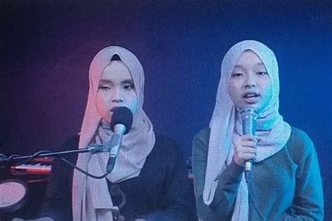 Putri Ariani Tampil Memikat Duet Dengan Devina Elysia Adik Kandungnya Sendiri Nyanyikan Lagu