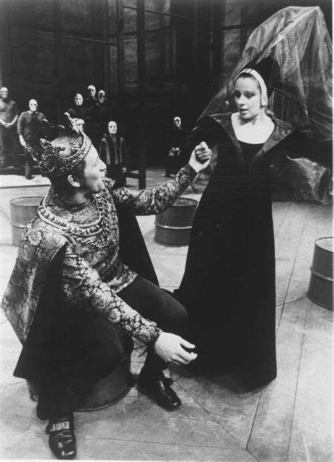 Photo Gallery Roberta Maxwell