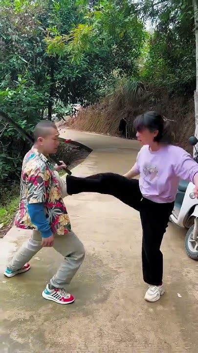 功夫女侠打击人贩子 正能量 感情 爱情 家庭 好人有好报 善良 反转 Youtube