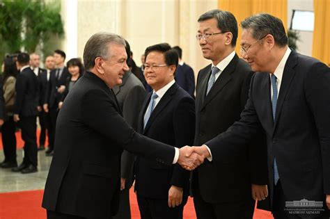Ўзбекистон Президентини расмий кутиб олиш маросими бўлиб ўтди