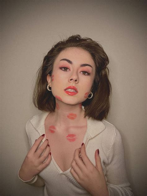 Lipstick Kiss Marks Aesthetic At Kim Spruill Blog