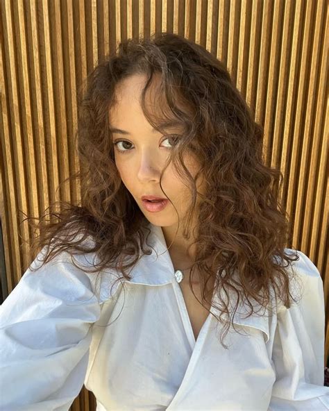 Junia Lin Celebs Beauty Red Hair