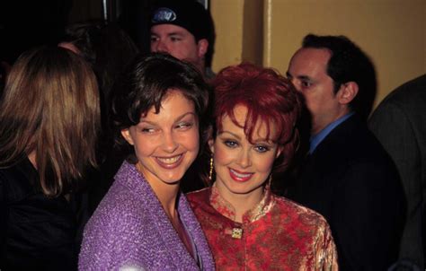 Ashley Judd Recalls Last Minutes With Her Dying Mother Naomi In Plea