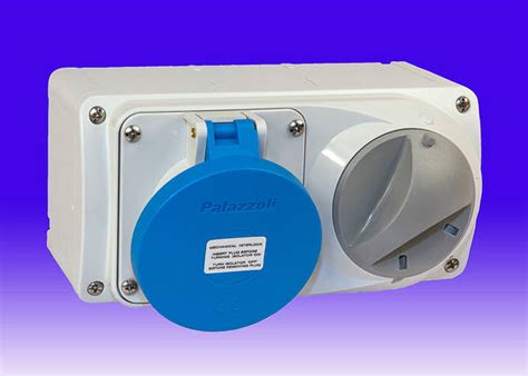 32a 230v Surface Interlocked Socket 2pe 6h Ip44 Lewden Pm32454226lw