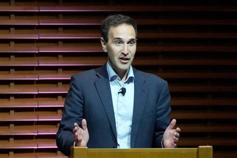 Stanfords New President Is Jonathan Levin Dean Of Business School