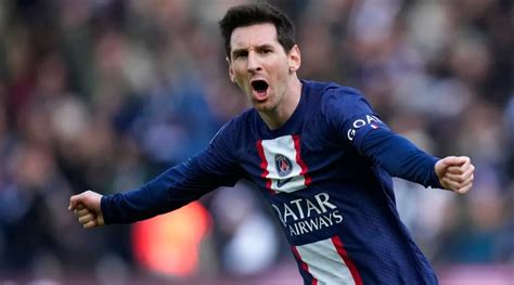 Watch Lionel Messi Scores Sensational Late Free Kick To Hand Psg The Win Against Lille