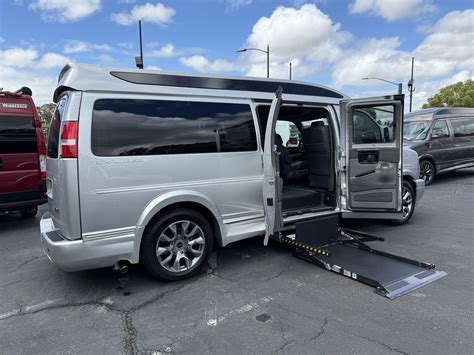 2025 Gmc Savana 2500 Braun Uvl Explorer Wheelchair Van Wheelchair