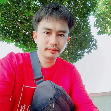 Bronze Bronze 1992 • Threads Say More