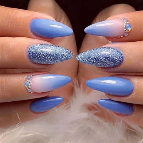 طراحی ناخن آبی شیک و ساده ناخن آبی شاین و براق