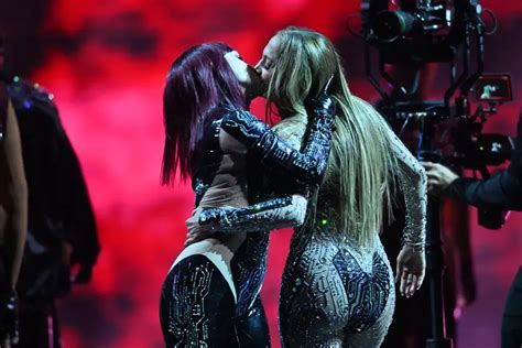 Jennifer Lopez Shocks Fans With Surprise Onstage Kisses At 2025 American Music Awards
