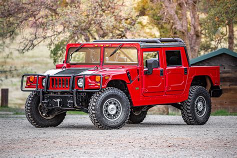 Red Hummer H1