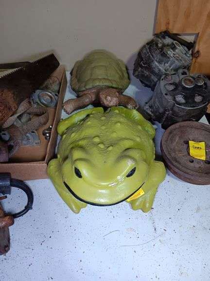 Frog And Turtle Yard Decorations Auction Solutions Inc Celebrating