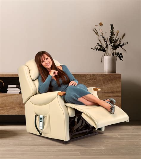 Malham Small Riser Recliner Leather Workshops