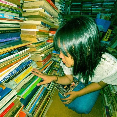 Review စာအညွှန်း နွေကန္တာဦးထိပ် ချွေးသိပ်လှည့်ဆွေ၊အေးရိပ်ကယ့