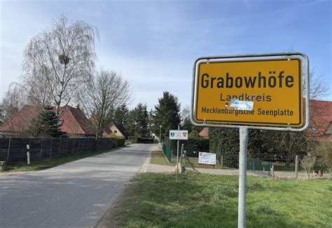 Issa Remmo In Grabowhöfe Clan Chef Will Plötzlich Als Dorf Gärtner Arbeiten Regional Bild De
