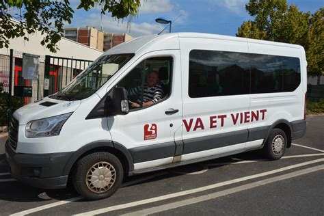 Le Mini Bus Va Et Vient Cherche Des Chauffeurs à Saint Ouen Laumône