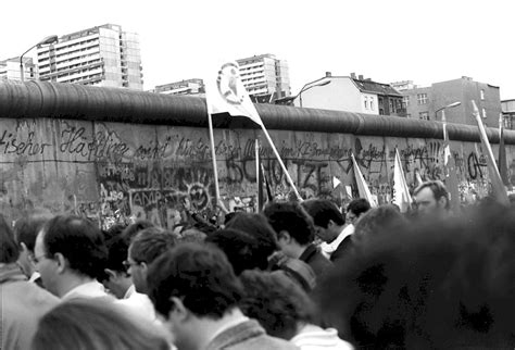 The Berlin Wall 1961 History 12