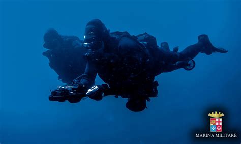 Si Vis Pacem Para Bellum Cabi Cattaneo Milano Italia Submarine