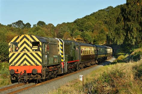 Class 08 Tomcurtisrailgallery