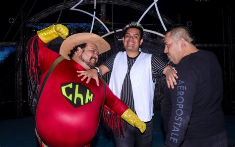 Chocheman El Luchador Que Por Una Broma Rinde Homenaje Al Exbajista De Bronco Esto En Línea