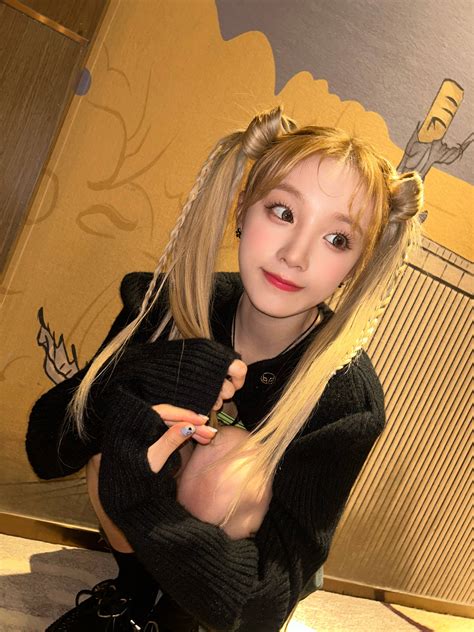 宋雨琦扎双马尾宛若金发芭比 穿小短裙大长腿吸睛 搜狐大视野 搜狐新闻