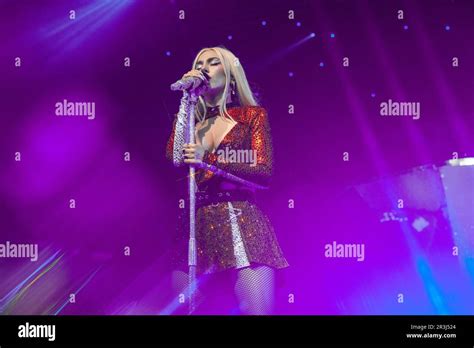 Ava Max Tour Hi Res Stock Photography And Images Alamy