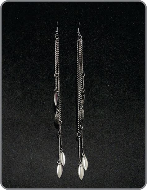 Aretes Negros Largos Hojas Joyas Y Accesorios Andrea Restrepo