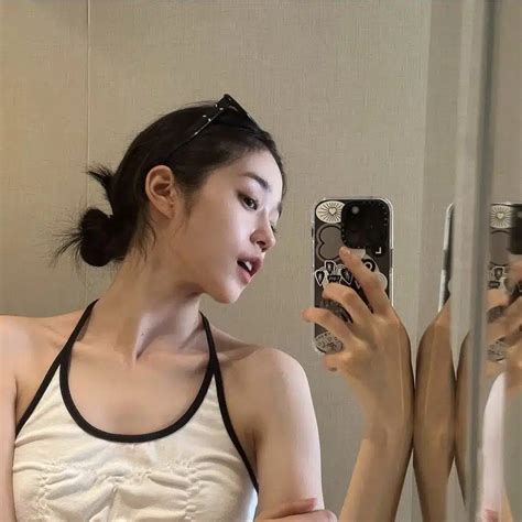 노윤서 민소매 팬플러스 커뮤니티