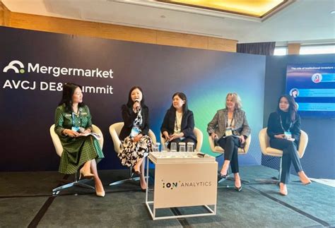 Always A Delight To Mingle With Those In The Know From Hk And Visitors From Abroad That