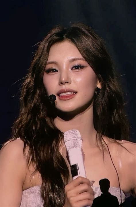 Best 13 Yeji Captivating Face On The Big Screen Artofit