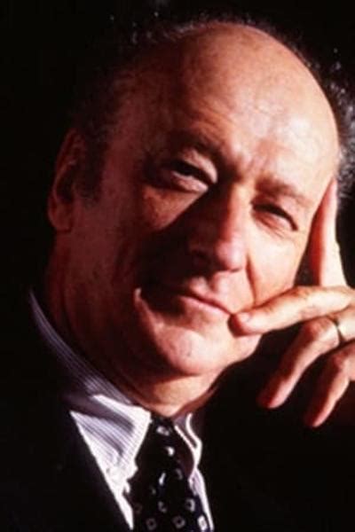 Lee Wallace About Entertainment Ie