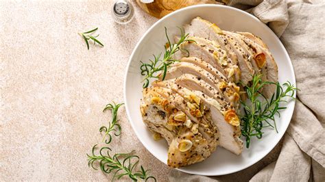 11 Foods With More Protein Than Chicken