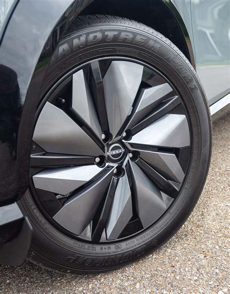 Nissan Ariya Electric Crossover Performance Range And Tech