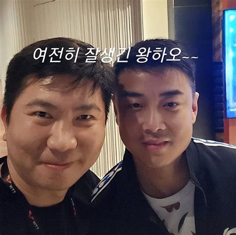 老对手，老朋友！柳承敏晒和王皓合影，你还记得雅典奥运决赛吗？ 知乎