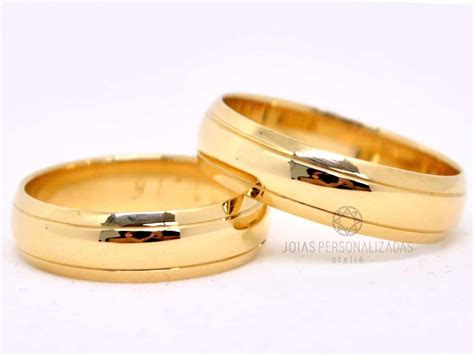 Alianças Tradicionais Em Ouro 18k Com Frisos Laterais