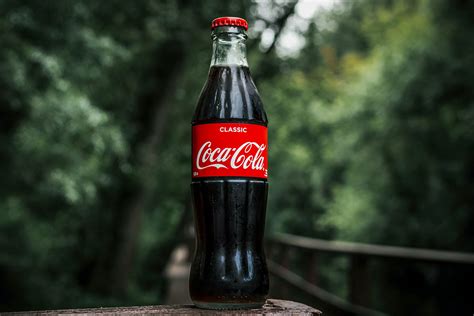 Bouteille En Verre Coca Cola Photo Image Gratuite De Un Soda Sur Unsplash